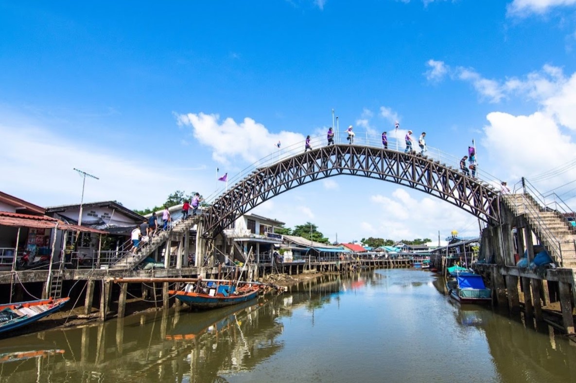 บ้านน้ำเชี่ยว - Fun-D