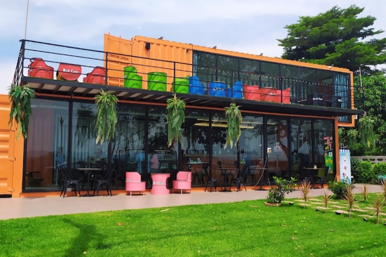บ็อกซ์คาเฟ่ นครพนม - Fun-D